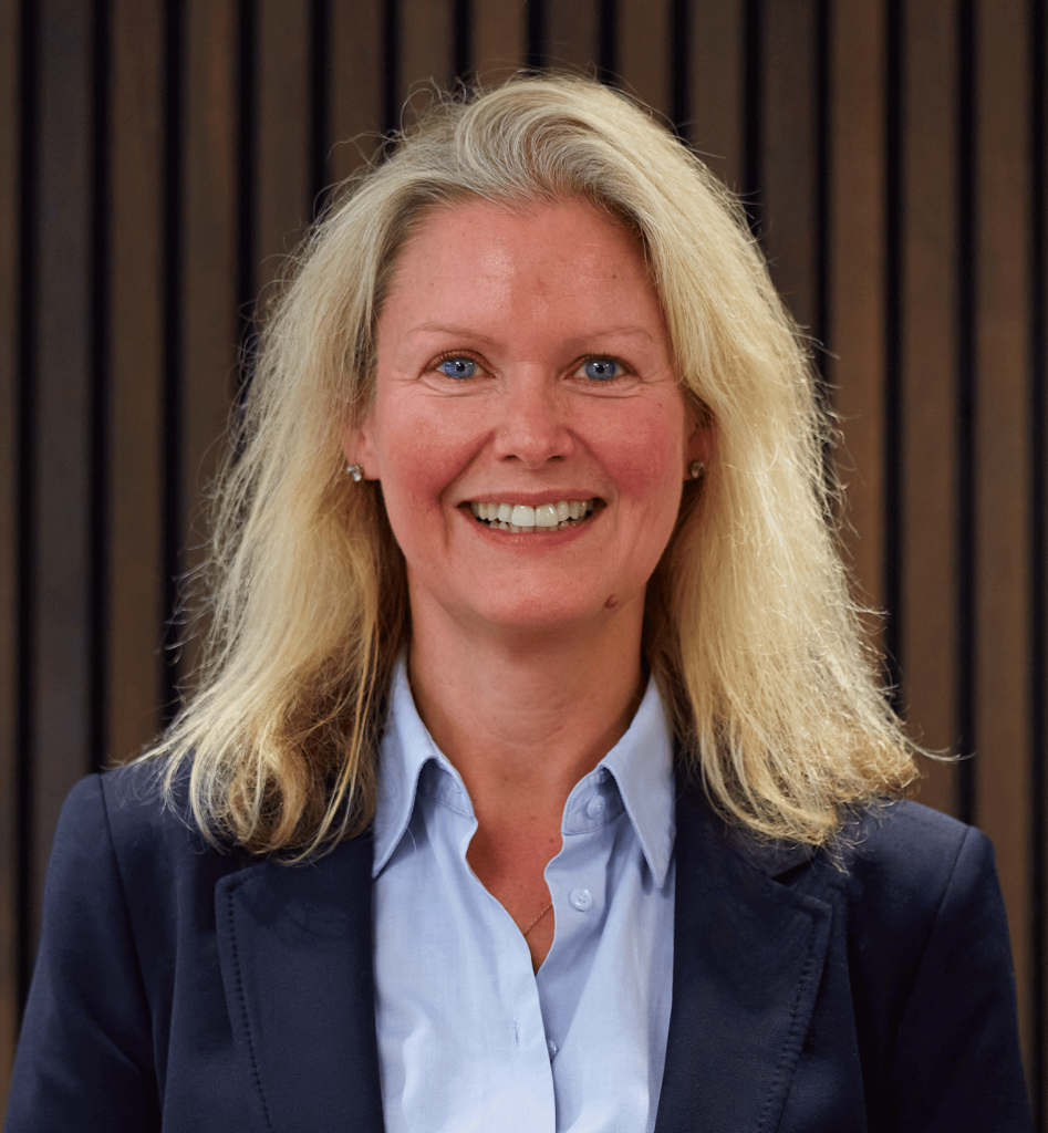 Nikki Bowring | Walker Hamill