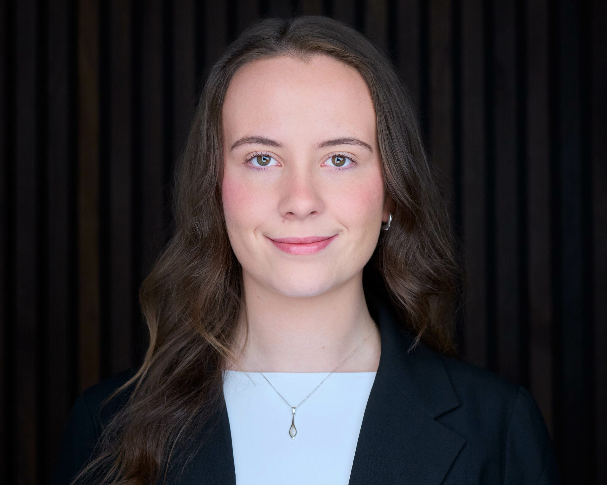 Zoe Bond | Walker Hamill